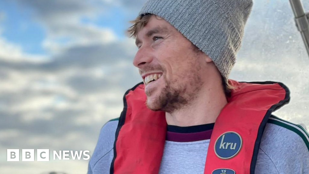 Portstewart sea swimmers rescued thanks to 'brave' surfer - BBC News