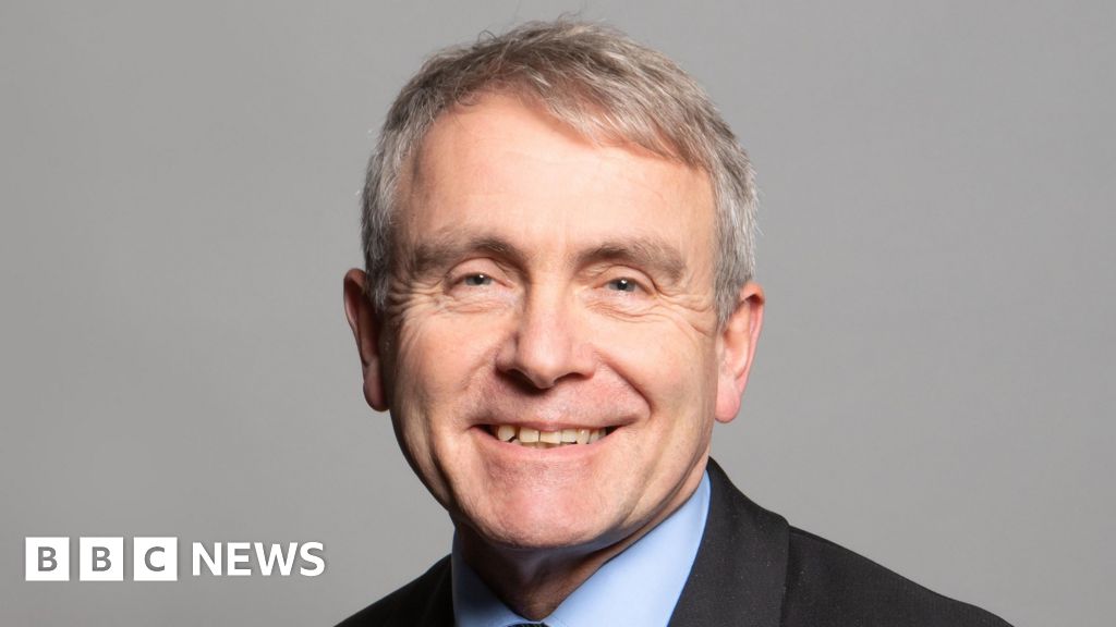 Scarborough and Whitby MP Sir Robert Goodwill to step down - BBC News