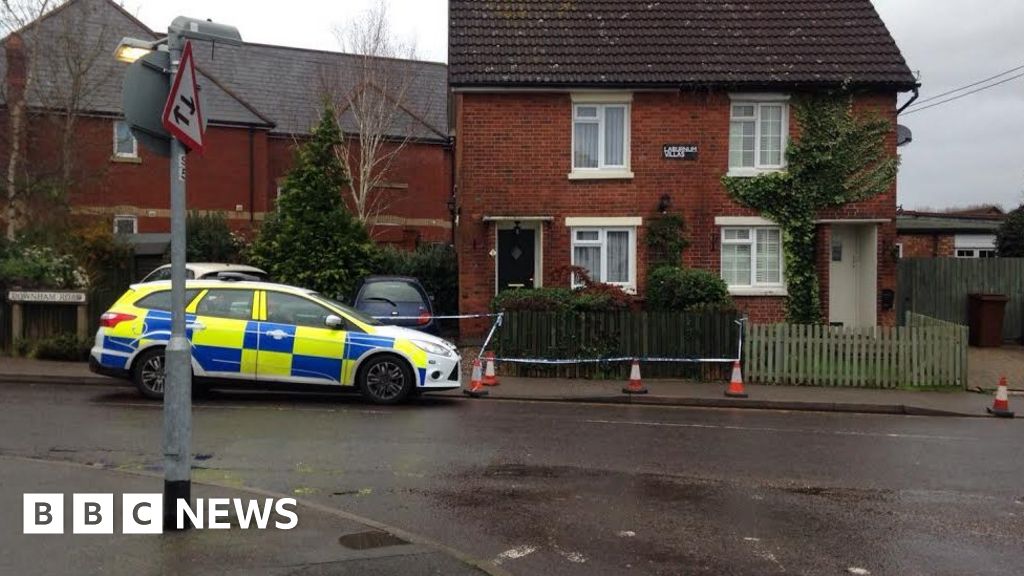 Essex Police search for woman after man stabbed in Ramsden Heath - BBC News
