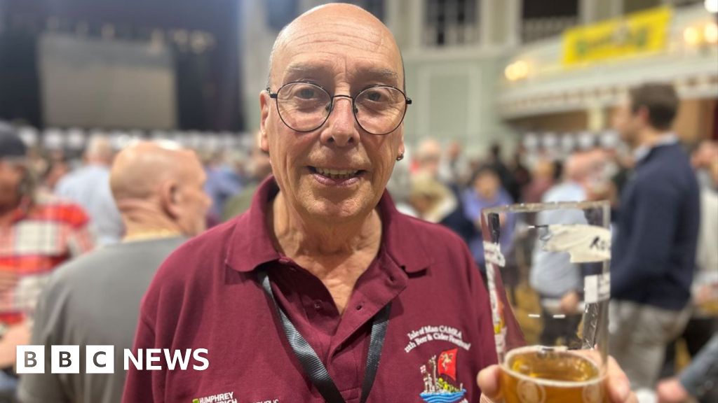 Hundreds of beer fans set to attend Isle of Man festival - BBC News