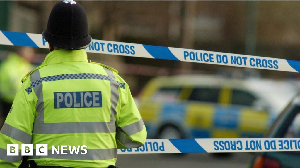 Road traffic deaths involving police reach eight-year high - BBC News