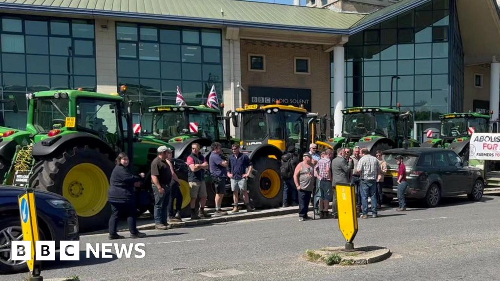 Farmers hold tax protest outside BBC building in Southampton - BBC News