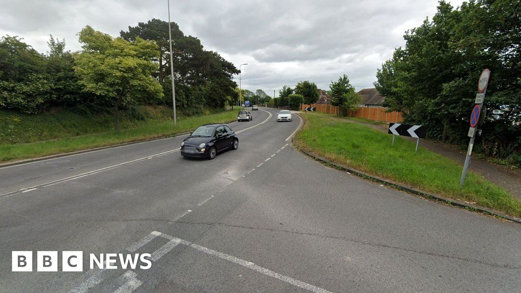 Worthing: Teen critically injured in motorcycle crash on A27 - BBC News