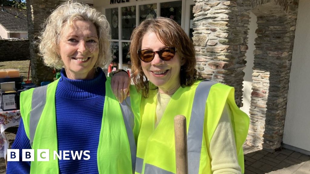 Devon town 'makeover' under way to boost footfall after road closures