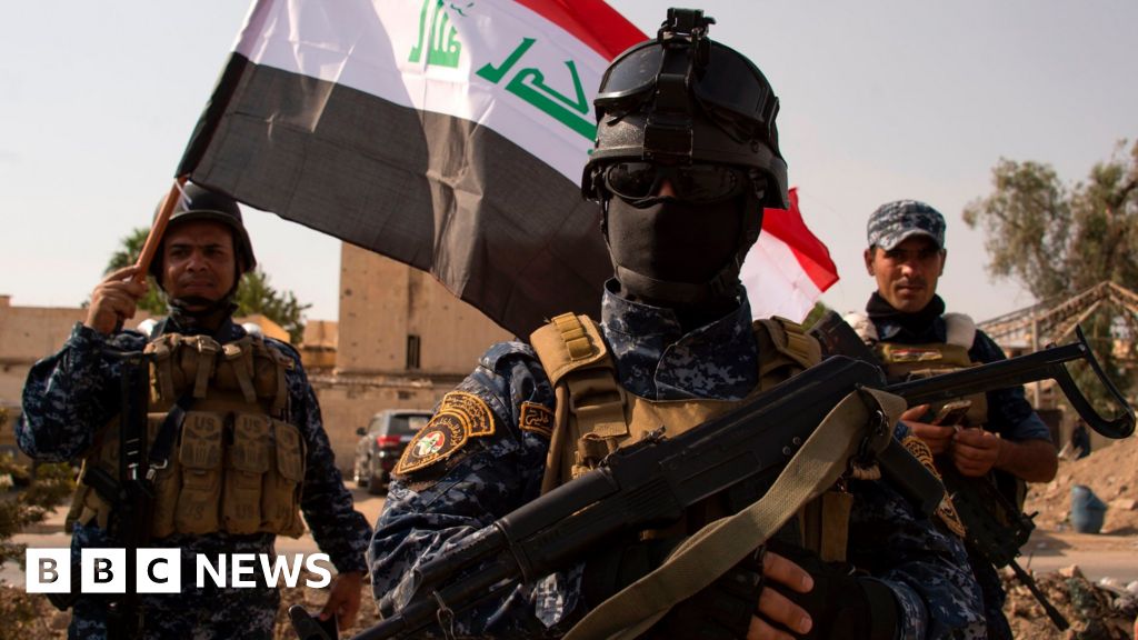 Battle for Mosul: Iraqi troops clearing last IS militants - BBC News