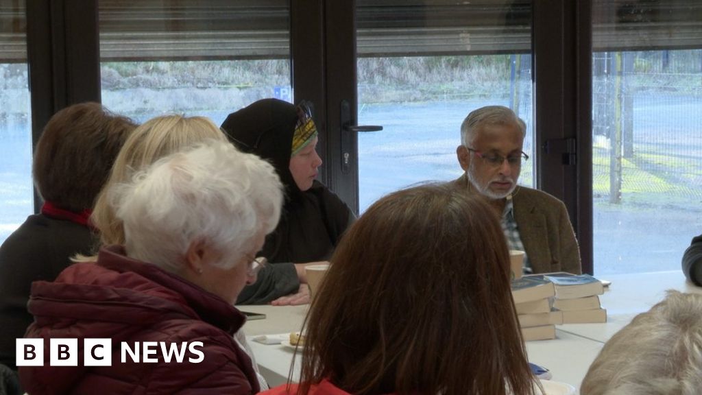 Coleraine mosque hosts community group to improve understanding - BBC News