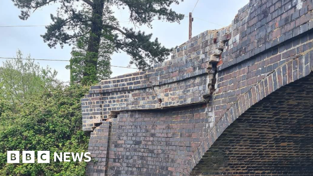 Barrow upon Trent road closed after 'major' crash makes bridge unsafe ...