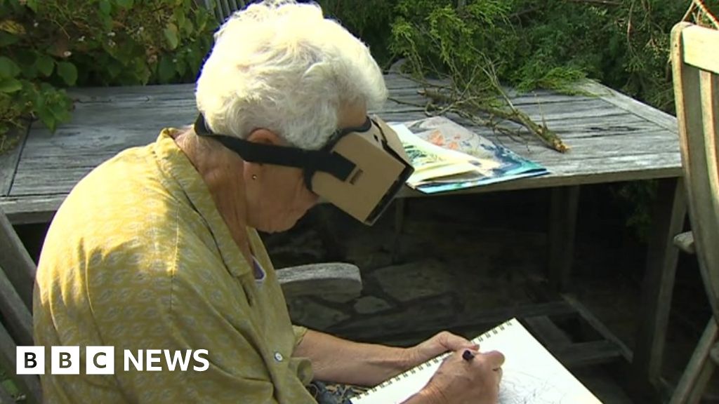 Covid arts: How virtual reality alleviated lockdown isolation - BBC News