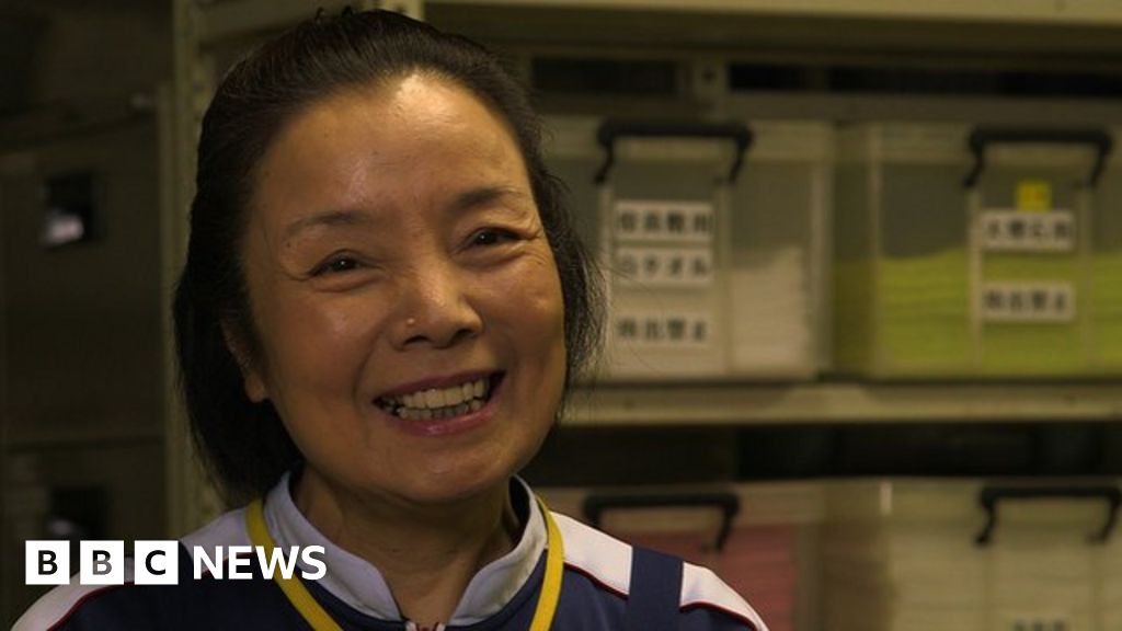 Working Lives Tokyo: Cleaner - BBC News