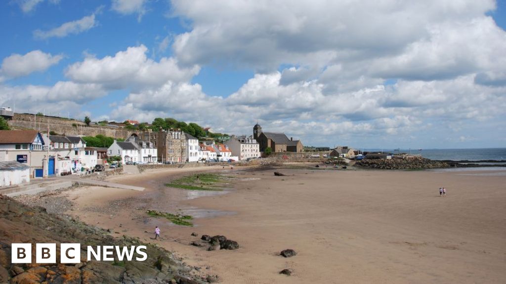 Fife beaches reopen to swimmers after bacteria warnings lifted - BBC News