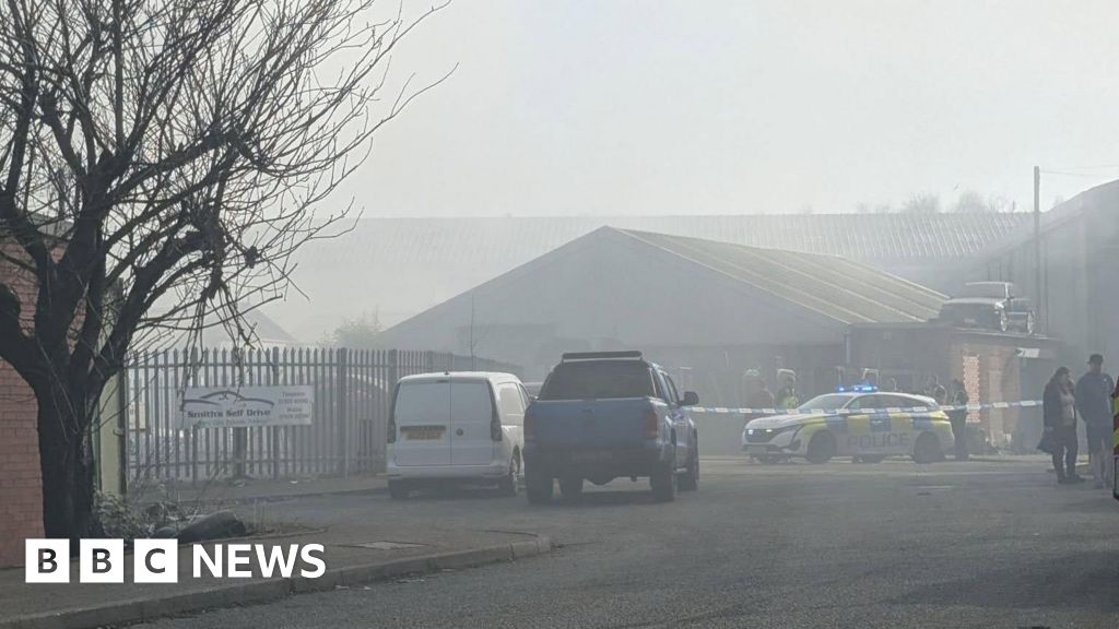Crews remain at scene of large Wolverhampton industrial fire - BBC News