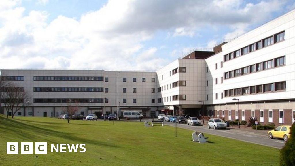 Patient care at Dumfries criticised by ombudsman - BBC News