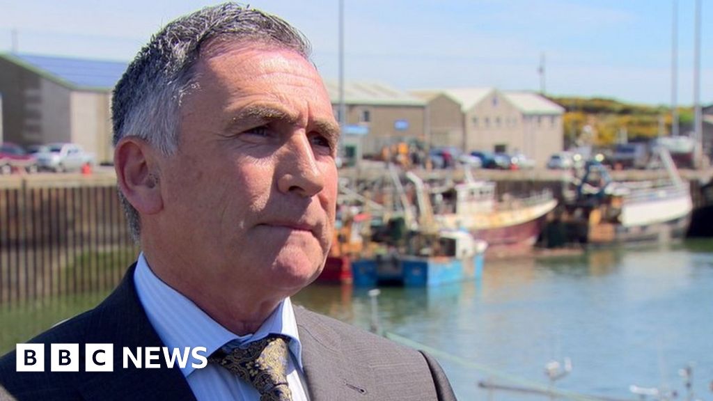 Former Ulster Unionist Party councillor Harold McKee joins TUV - BBC News