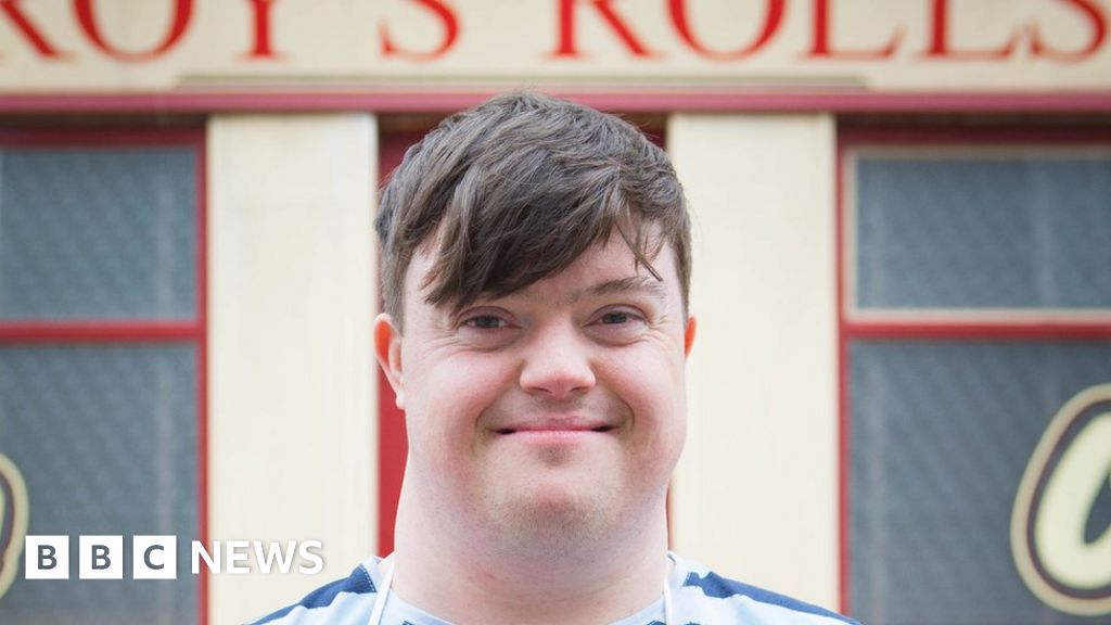 Theatre calls for learning disability Oscar winner - BBC News
