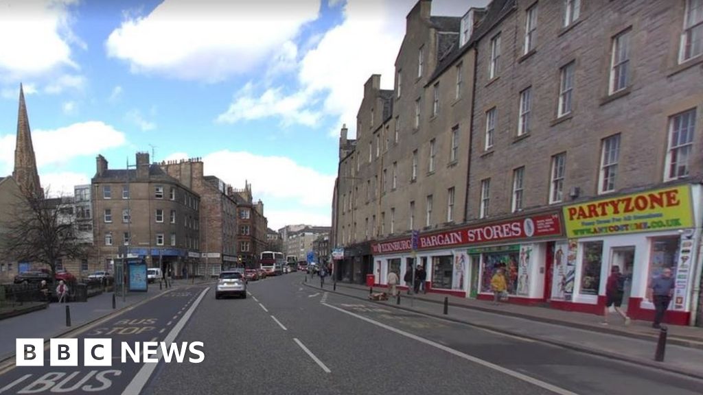 Man seriously hurt after pair attacked him on Edinburgh street - BBC News