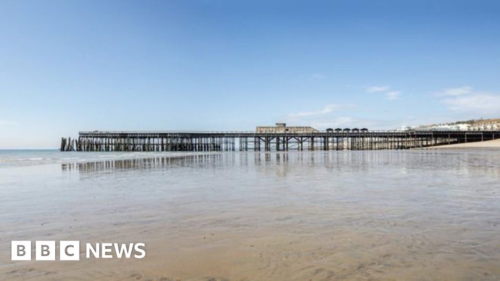 Hastings Pier community group given days to raise £1m - BBC News