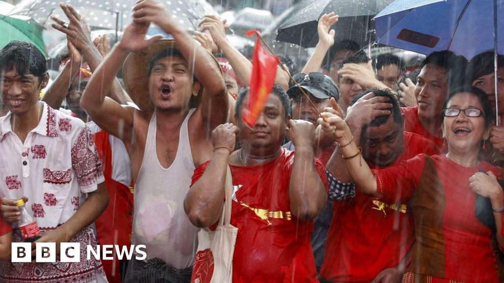 Myanmar election: Opposition confident of victory - BBC News