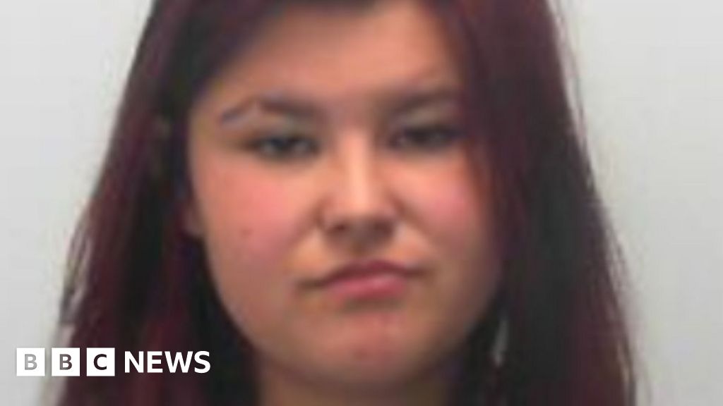 Mobile phone found in York river during search for missing girl - BBC News