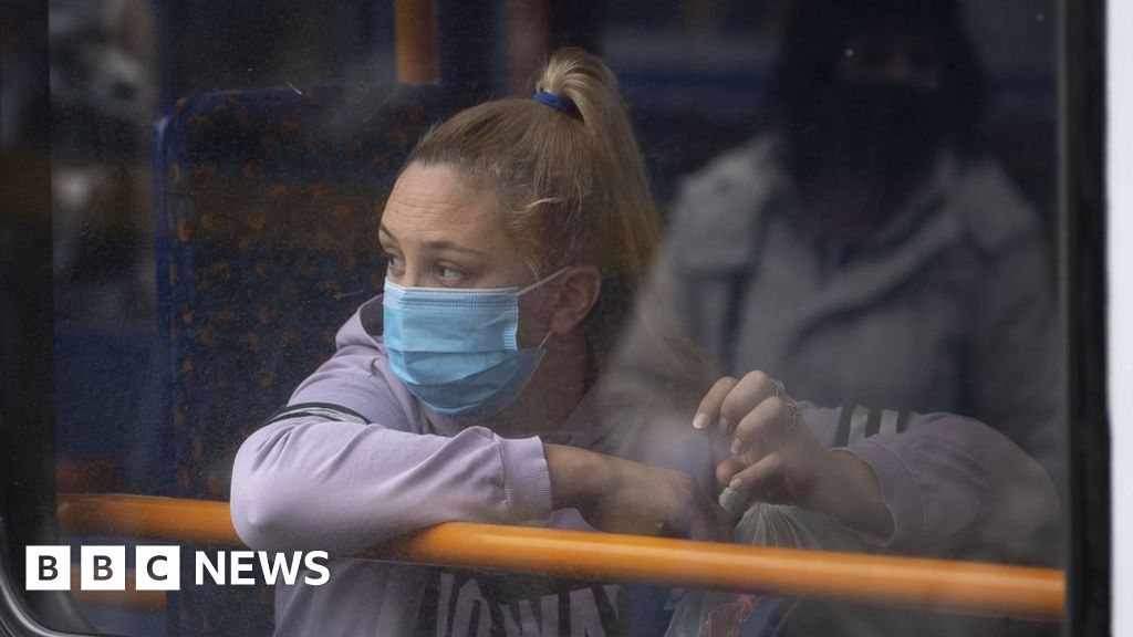 Stagecoach bus drivers set for strike over pay dispute - BBC News