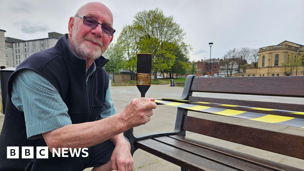 Retired builder repairs Derby's River Derwent benches for free