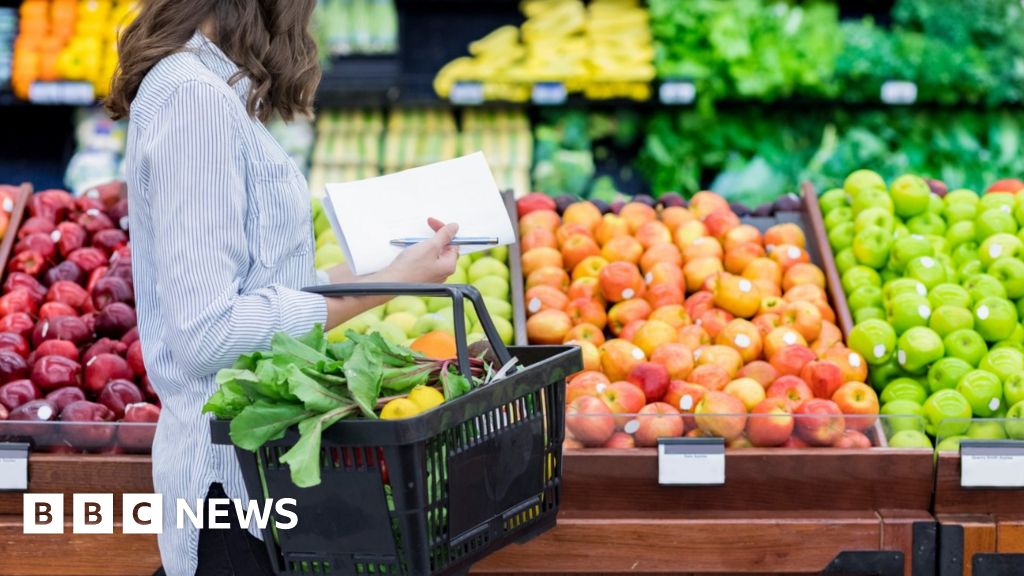 Brexit: Food industry seeks no-deal competition waiver - BBC News