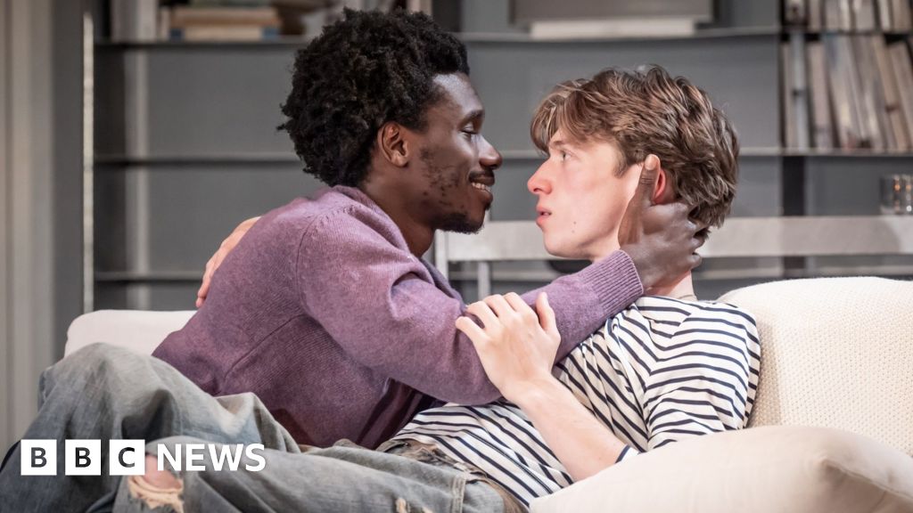 Intimacy co-ordinator helping actors feel 'safe' - BBC News