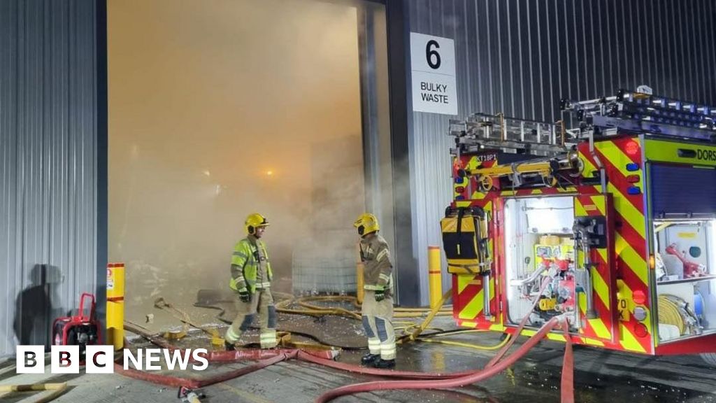 Poole: Fire at recycling centre near Tower Park - BBC News