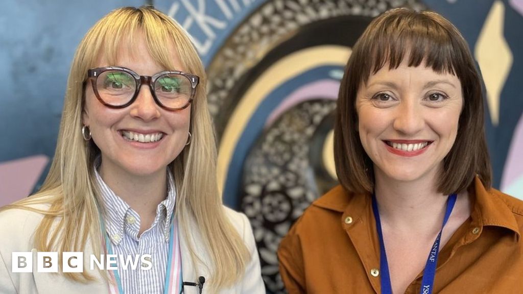 Welsh-speaking teachers urged to come home to help language