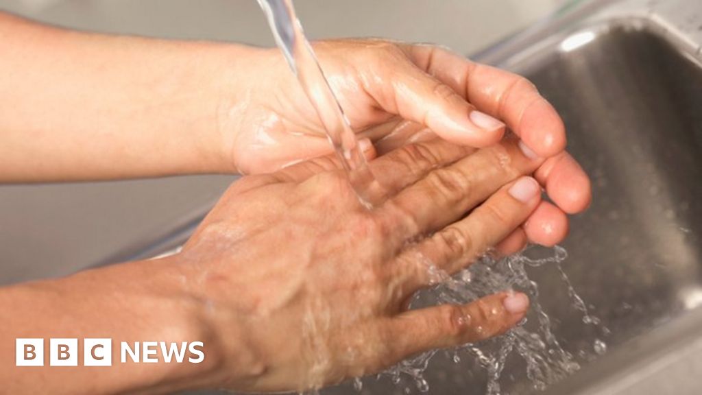 Poor hand hygiene found in Edinburgh children's hospital - BBC News
