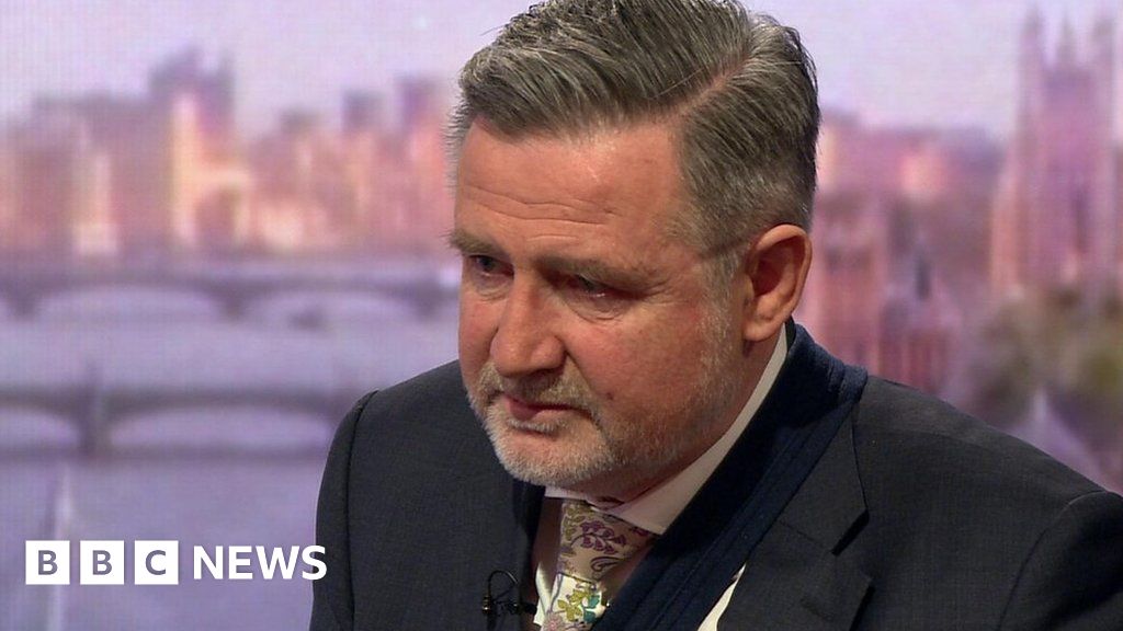 Brexit: MP Barry Gardiner pressed on 'playing up' remark - BBC News