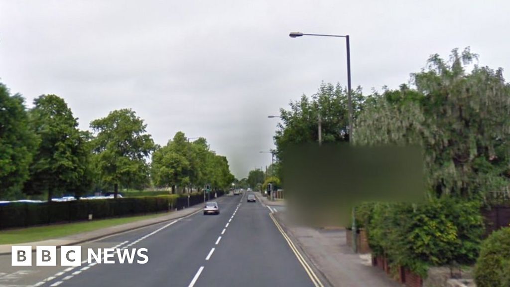 Gloucestershire: Two arrests after fatal motorcycle crash - BBC News