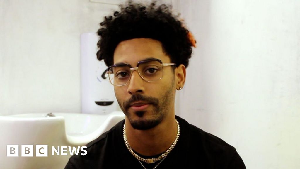 Footballers' barber Justin Carr training up the youth