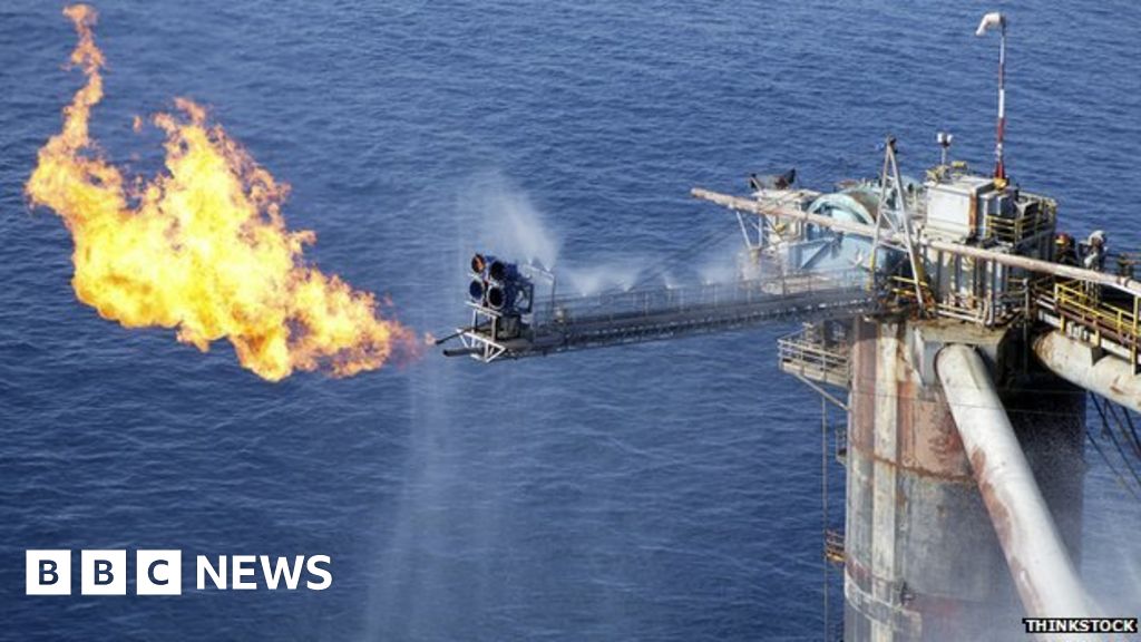 Probe into 'significant' Murchison platform crane damage - BBC News