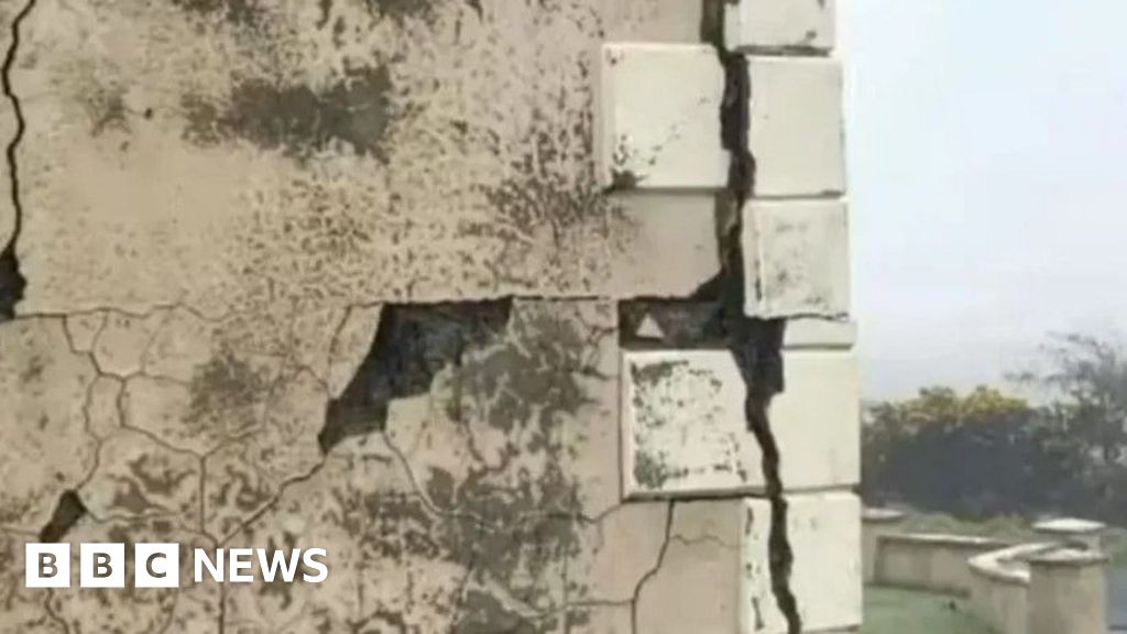 Mica: Crumbling block redress scheme needs improved, report says - BBC News