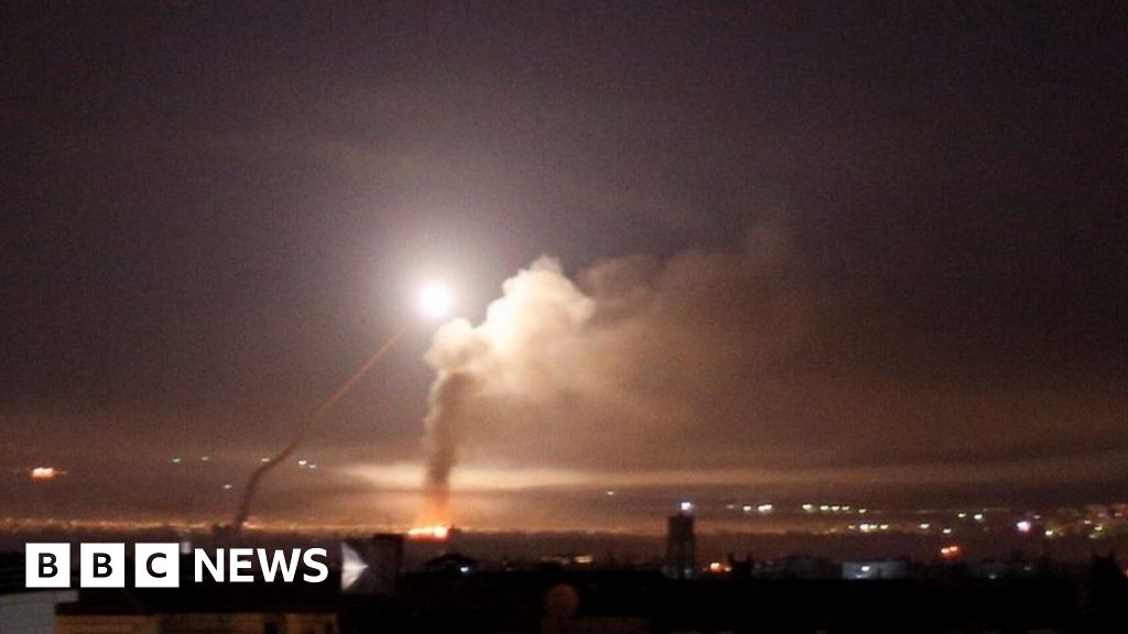 Iran condemns wave of Israeli air strikes in Syria - BBC News