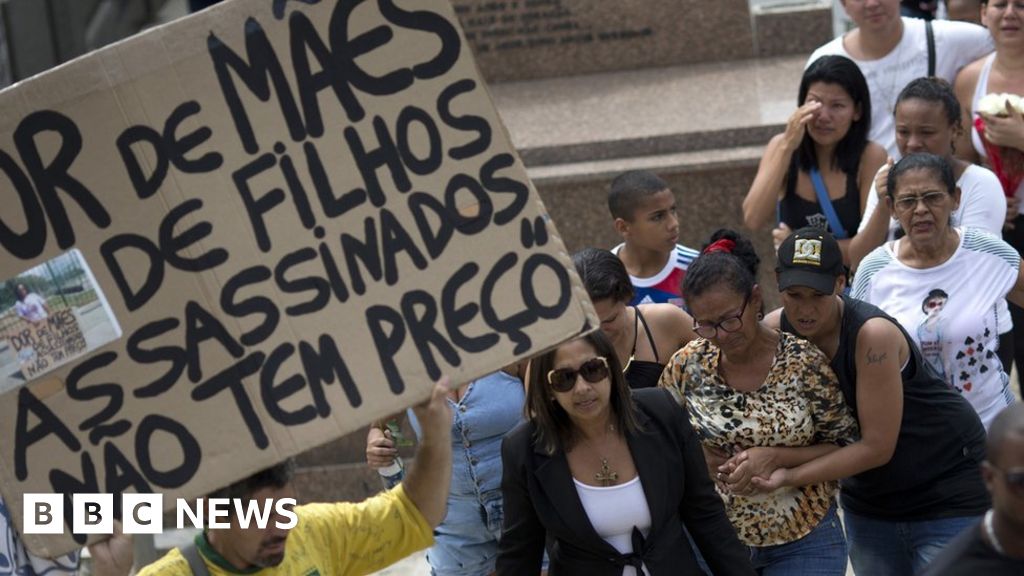 Brazil police accused of planting gun on shot teenager - BBC News