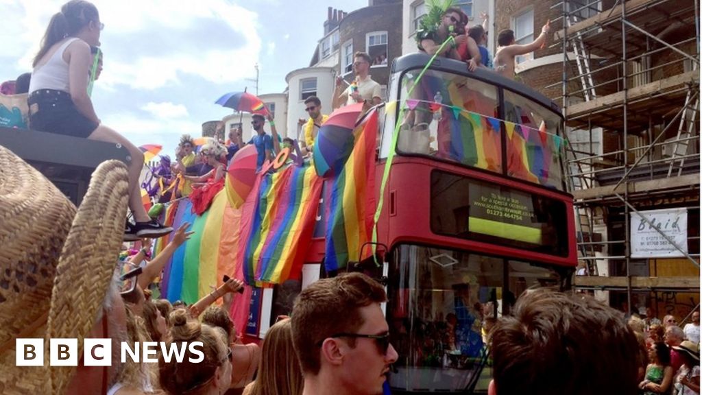 Brighton Pride: Thousands turn out for colourful parade - BBC News