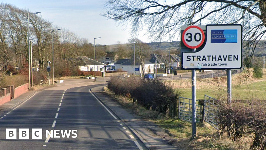 Man dies after three pedestrians hit by van in Strathaven - BBC News