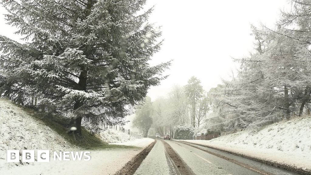 NI weather: Motorists warned only to make essential journeys - BBC News