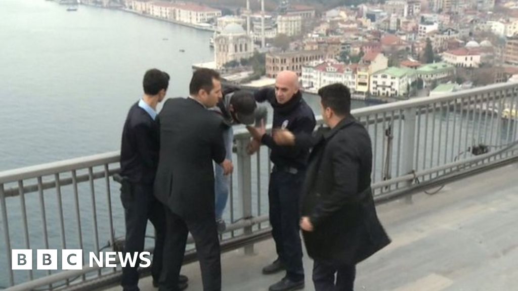 Turkish president 'talks a man out of a suicide attempt' - BBC News