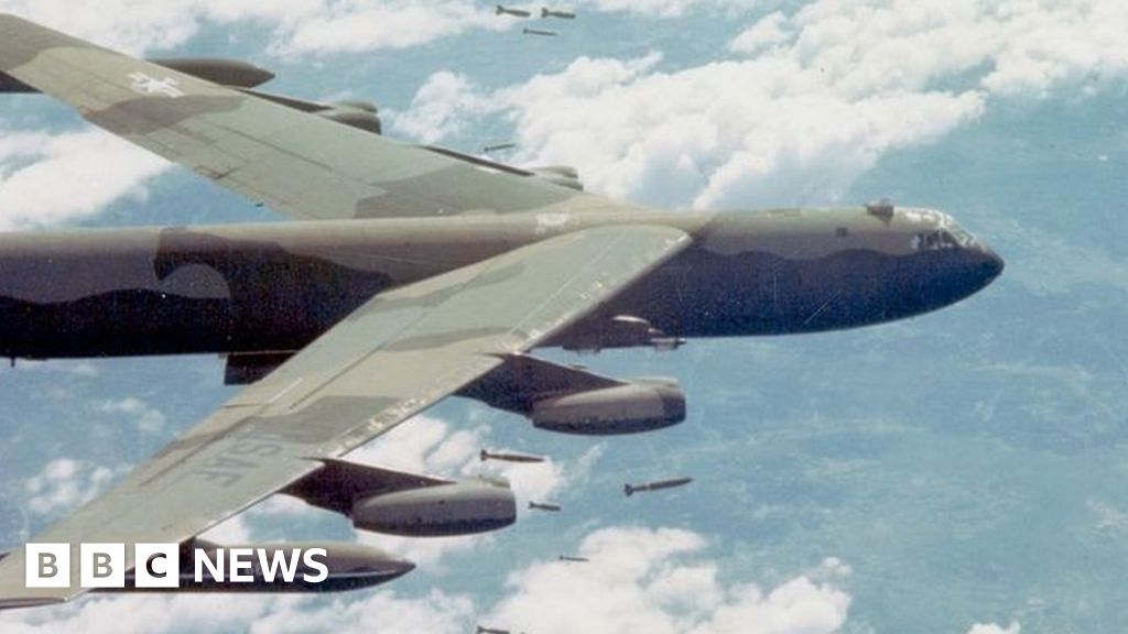 Laos: Barack Obama regrets 'biggest bombing in history' - BBC News