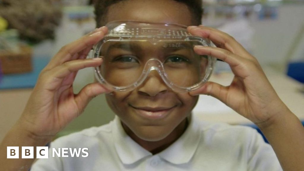 How to spark an interest in science? - BBC News