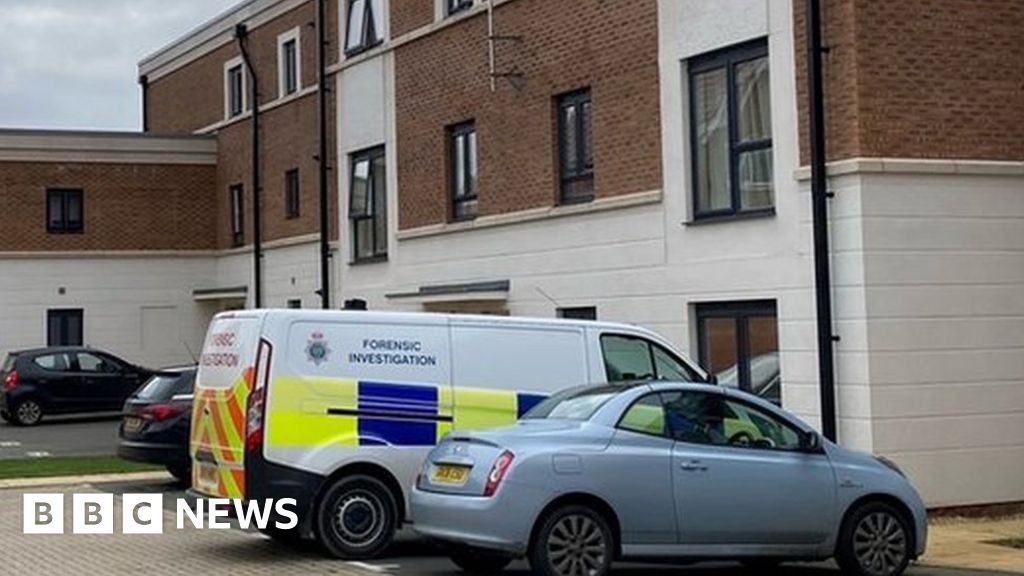 Murder arrest after man dies in Stafford - BBC News