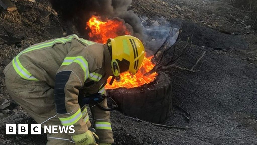 Fire bosses concerned over Sunderland crew attacks - BBC News