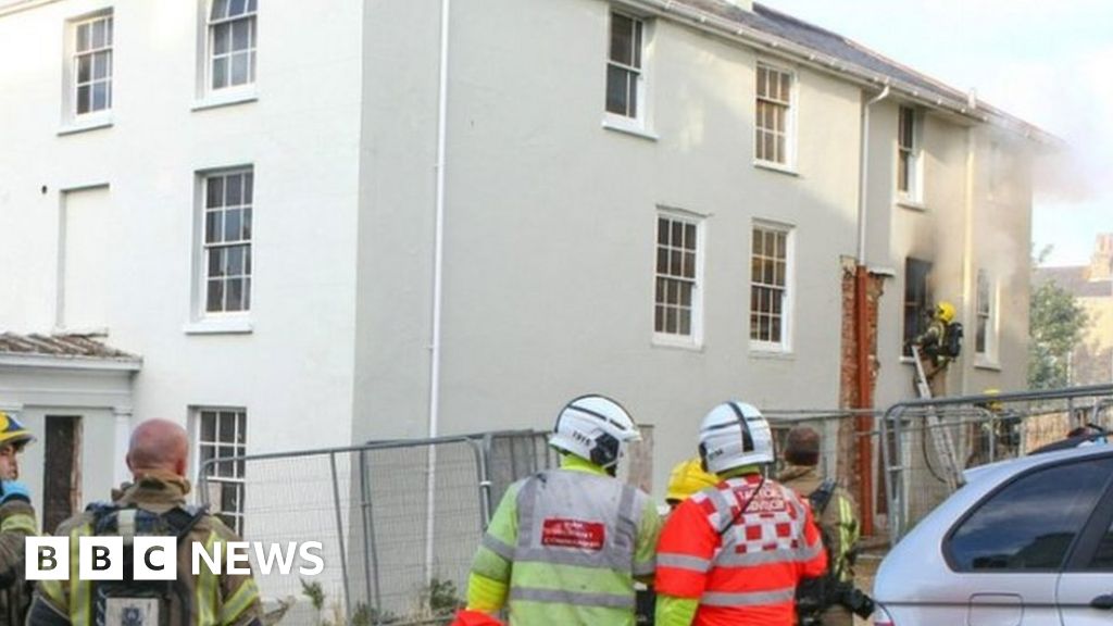 Ryde: Suspected arson at derelict building - BBC News
