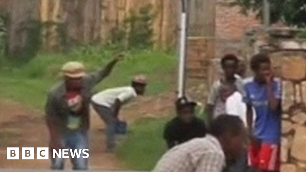 Attacks target Burundi army barracks - BBC News