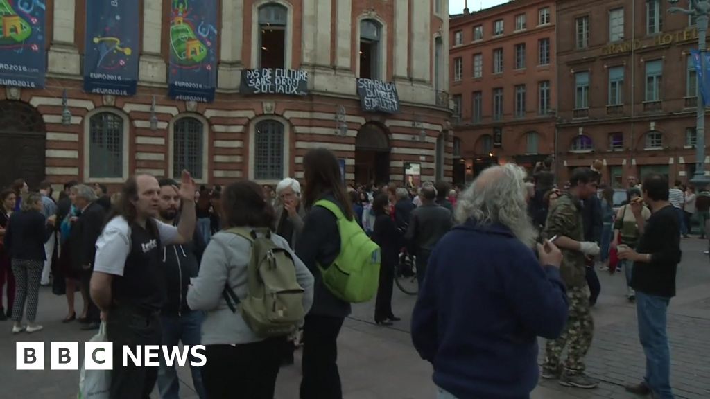 On the frontline of France's labour reform battle - BBC News