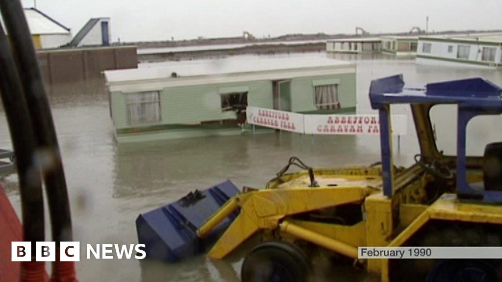 Margaret Thatcher's cash call for Towyn and Kinmel Bay floods - BBC News