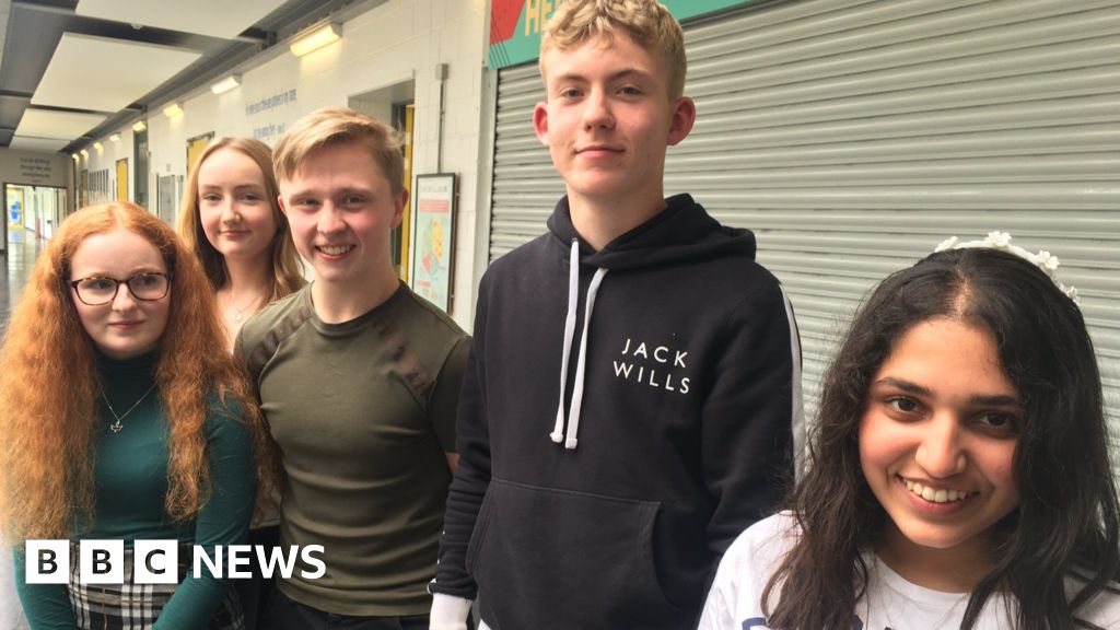 What students really want from school catch-up - BBC News