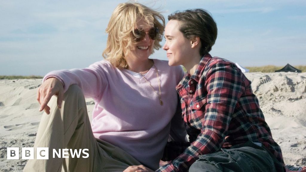 Toronto Film Festival 2015: TIFF shines spotlight on LGBT films - BBC News